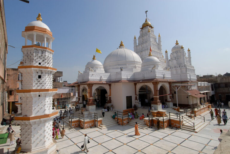 Dakor Ranchodraiji Temple (Darshan Timing & Travel Guide)