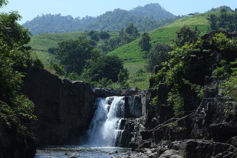 Zarwani Waterfall (Narmada)- A Perfect One Day Picnic Place