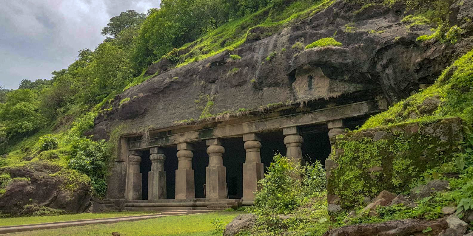 Boat Ferry to Elephanta Caves (Timing, Entry Fees)